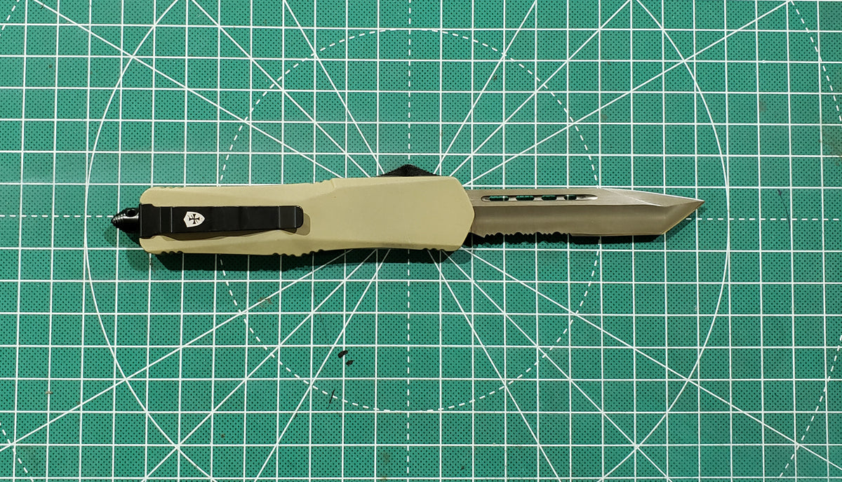 Z (RT) Large Gen I Cerakoted Desert Tanto with Silver Tanto Serated ...